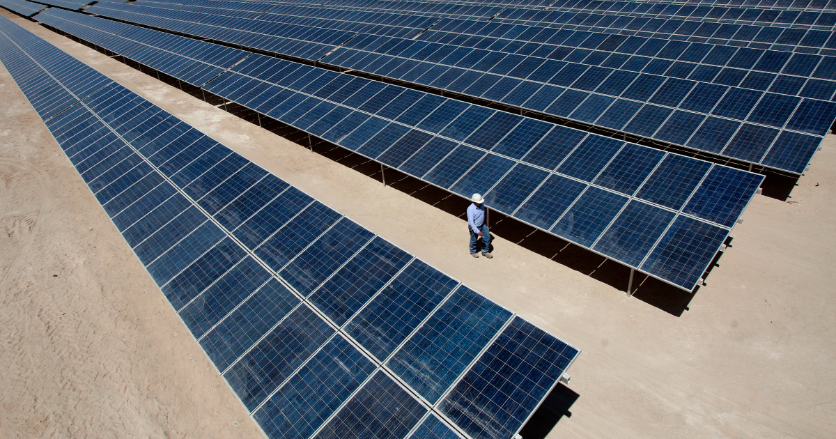 Estudiantes mexicanos desarrollan paneles solares inteligentes