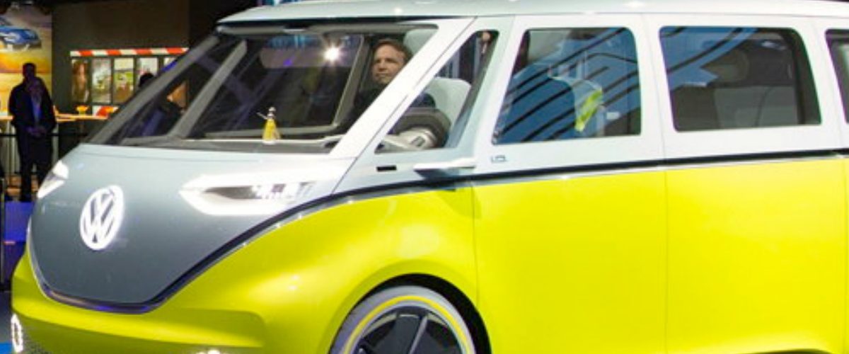 Volkswagen prepara el regreso de 'la combi' en versión futurista